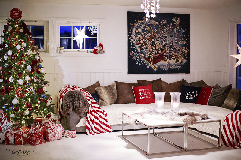 KL5A0032 julepyntet hus ToneroseDesign jul juletre – ToneroseDesign